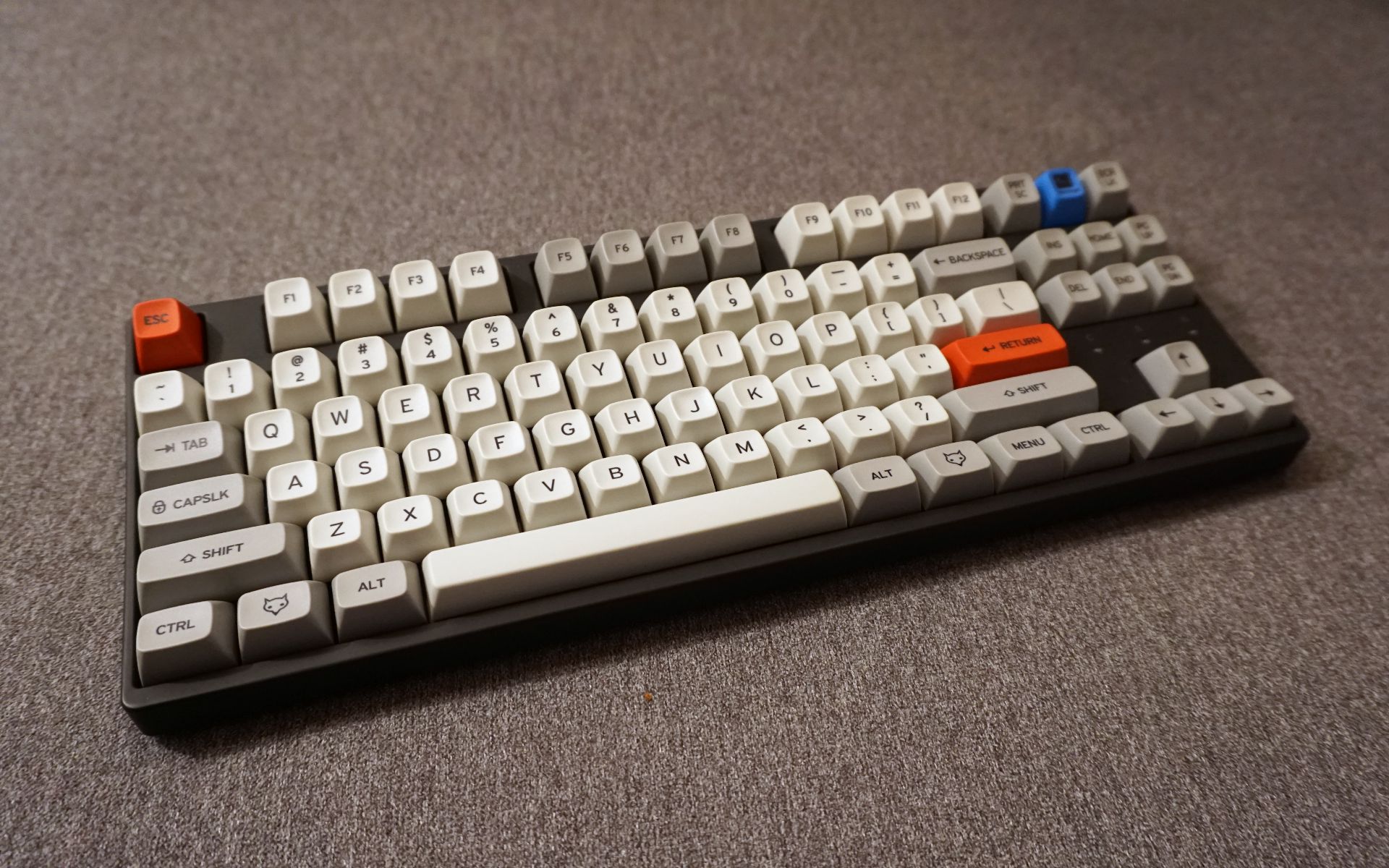 /dev/tty keycaps in all their glory!